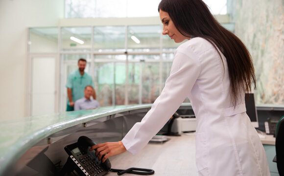 Medical Receptionist Images – Browse 19,205 Stock Photos, Vectors, and ...