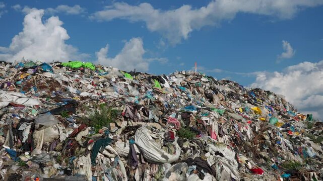 Pollution Landfill Images – Browse 279,449 Stock Photos, Vectors, and ...