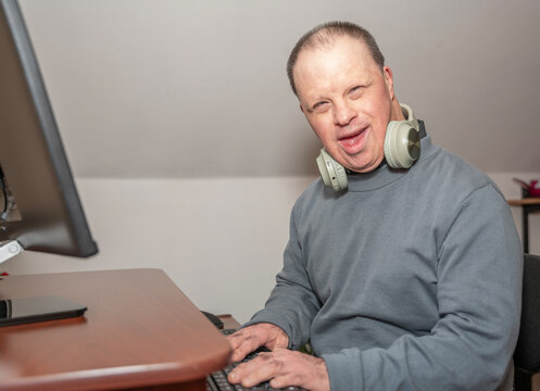 Down Syndrome Computer Images – Browse 2,948 Stock Photos, Vectors, and ...