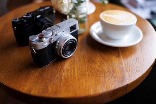 Imágenes de Camera Table Coffee: descubre bancos de fotos ...