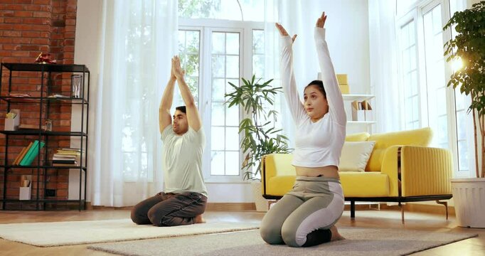 รูปภาพShashankasana – เลือกดูภาพถ่ายสต็อก เวกเตอร์ และวิดีโอ452 | Adobe ...