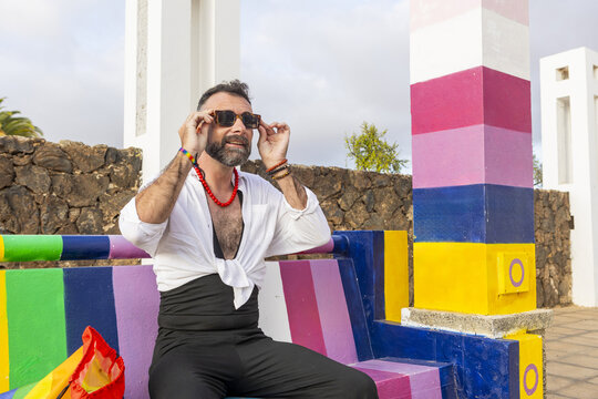 「メイドポーズ」の写真素材 | 1,073,746件の無料イラスト画像 | Adobe Stock