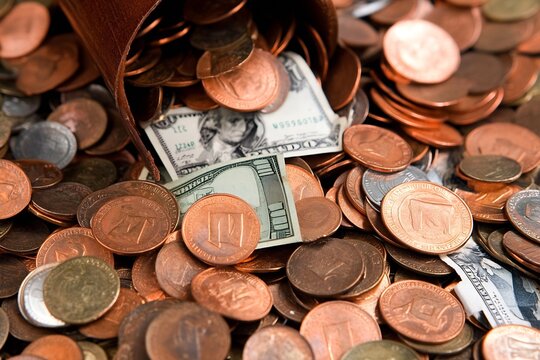 "Loose Change" - Images et vidéos libres de droits | Adobe Stock