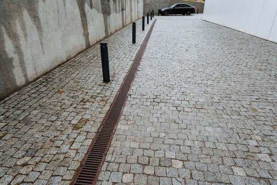 Sidewalk Side View Images – Browse 13,811 Stock Photos, Vectors, and ...