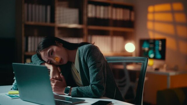 Dozing Off"」の写真素材 | 2,058件の無料イラスト画像 | Adobe Stock