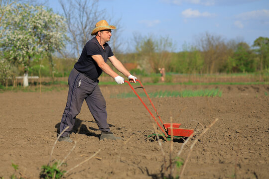 Hand Plow"」の写真素材 | 146件の無料イラスト画像 | Adobe Stock