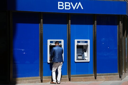 Imágenes de Bbva: descubre bancos de fotos, ilustraciones, vectores y ...