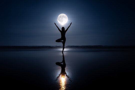 full moon pose