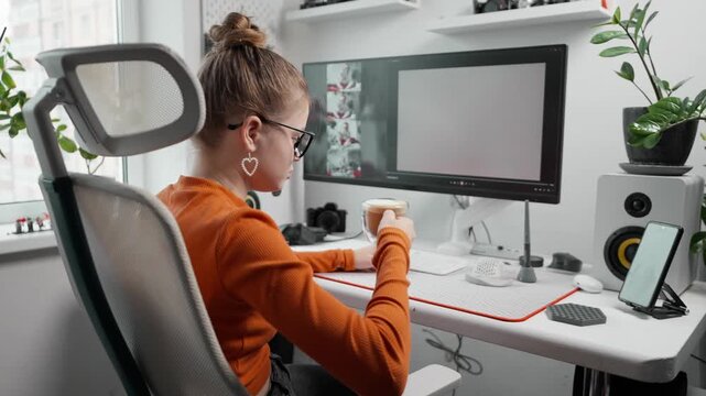 Ai Transformer Home Stock Videos – 5 HD & 4K Footage Clips | Adobe Stock